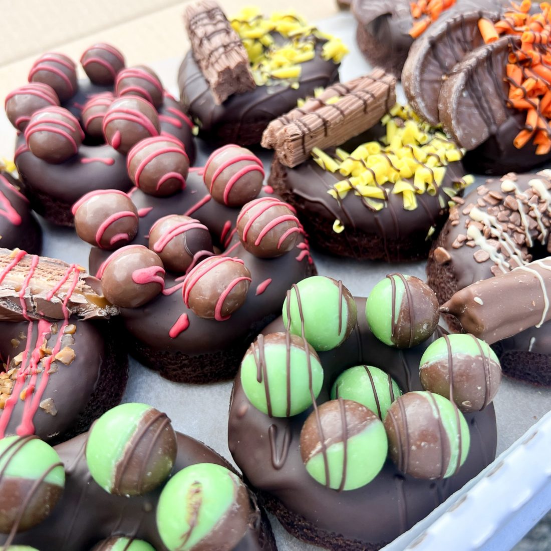 Home - Pretty Pøts Ceramics Cafe